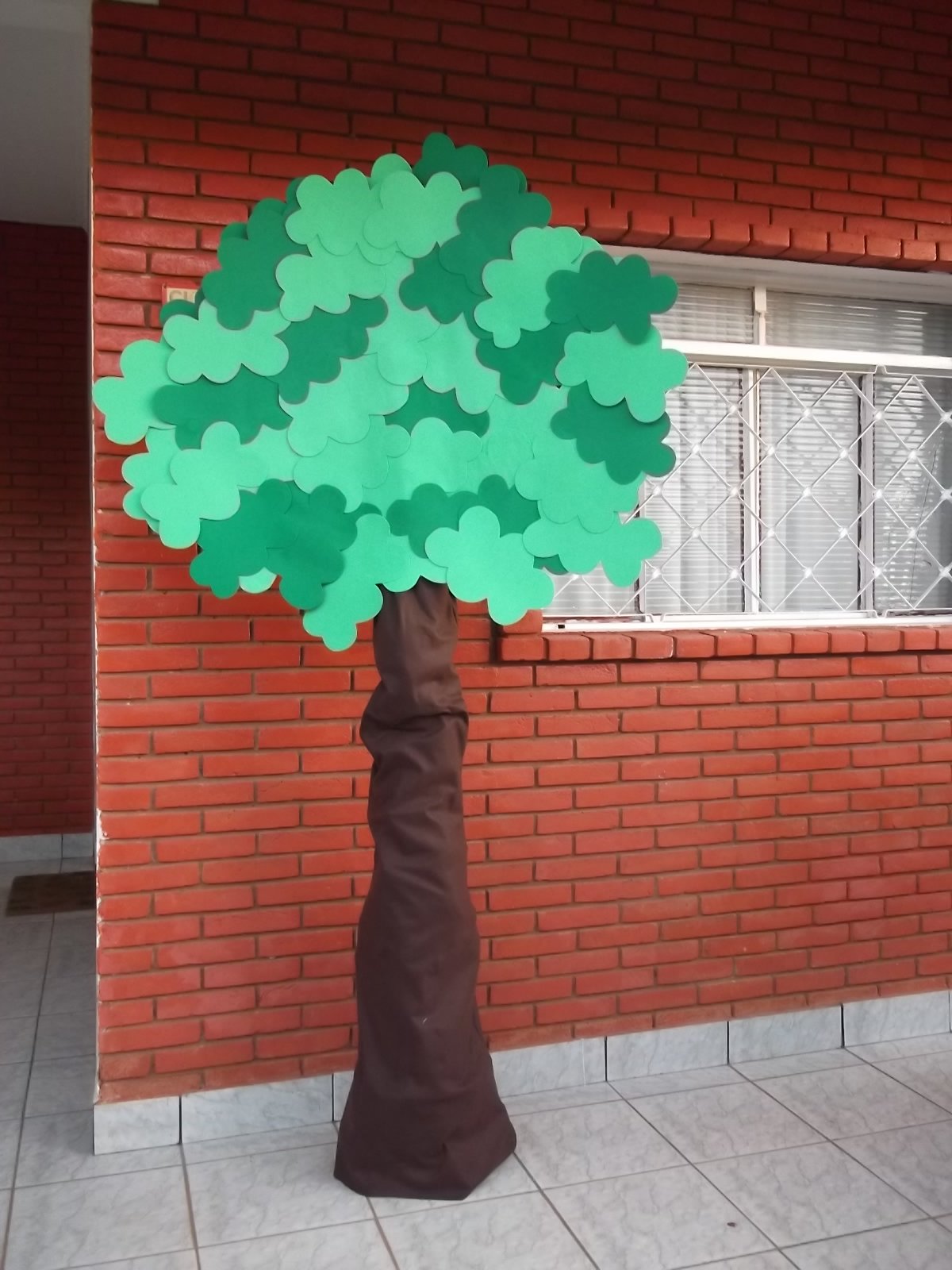 Painel dia da arvore para decorar a sala de aula em EVA ou FELTRO